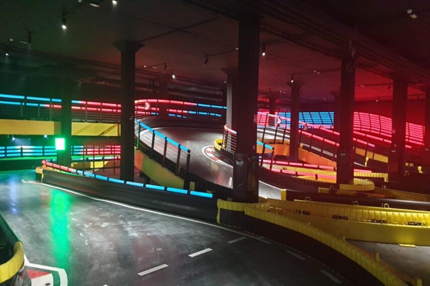 360 Karting in entertainment center Woop! Karting Ljubljana
